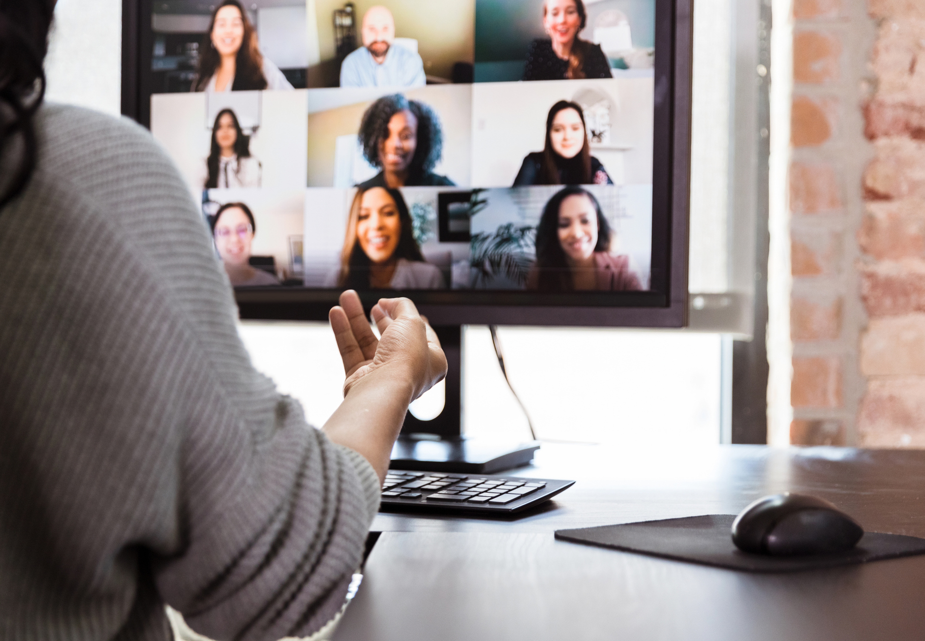 5 Tips for Better Hybrid Collaboration - Laduma